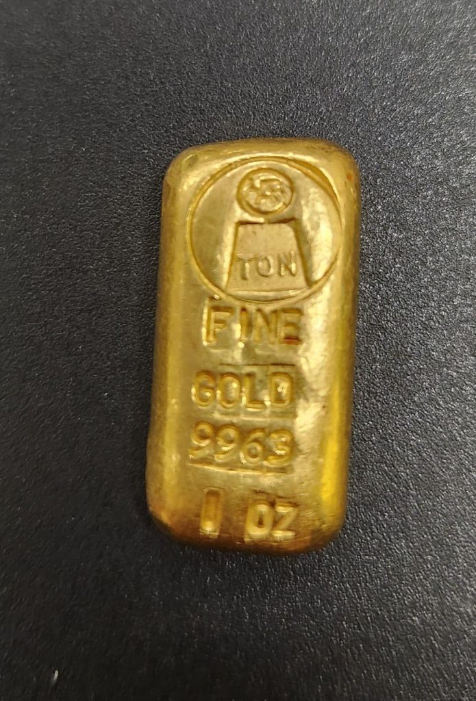 Auction Item 0020 - Buy Back Harrington Gold Vintage Rectangular Cast ...